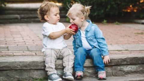 Healthy Ways to Teach Kids Sharing